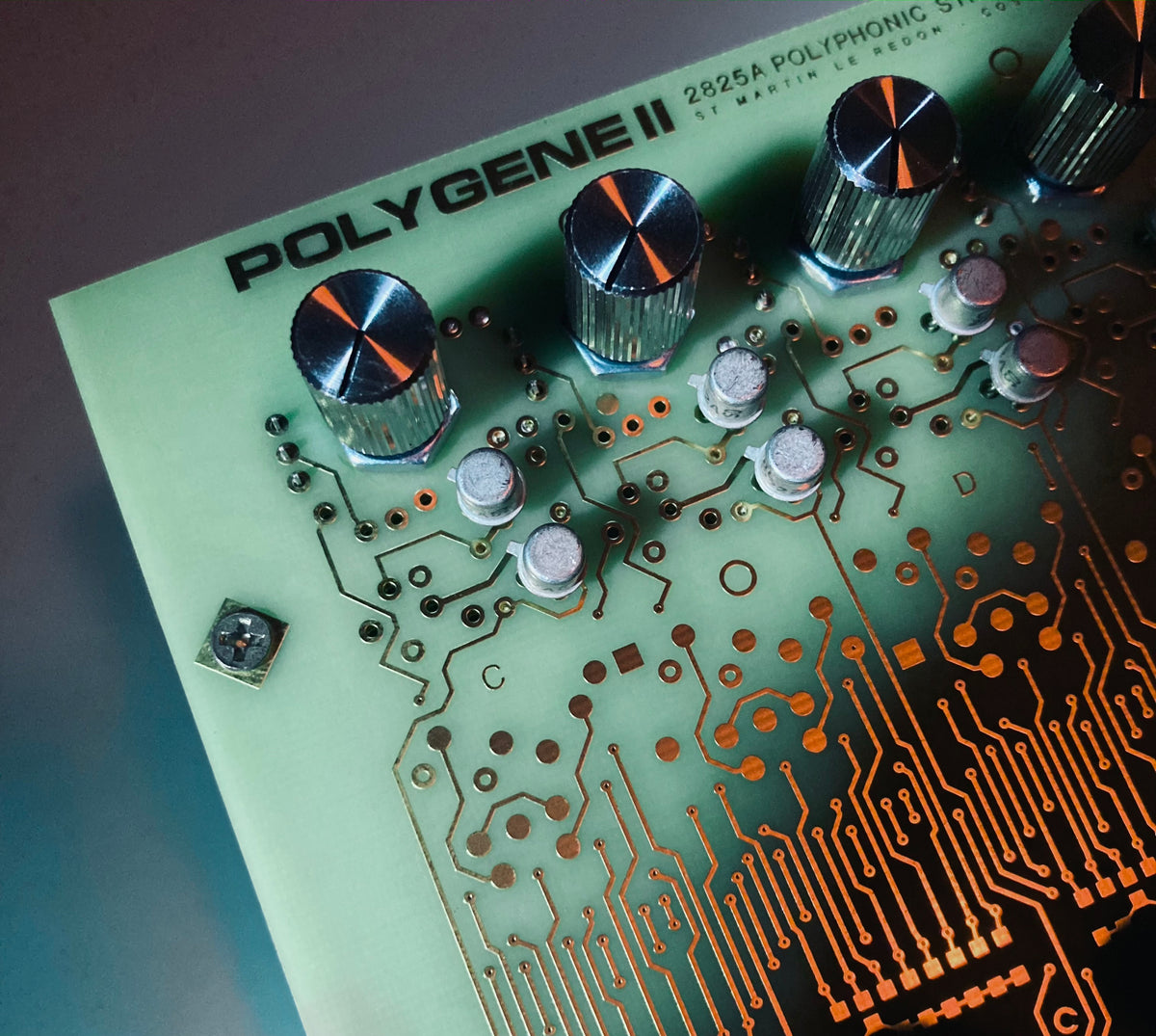 POLYGENE II polyphonic synth – LA Priest